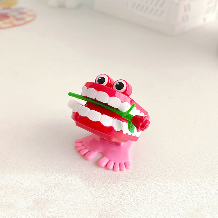 Funny Teeth Set, Wind-Up Toy | Funny.com