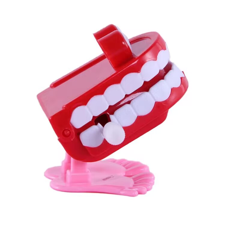 Funny Teeth Set, Wind-Up Toy | Funny.com